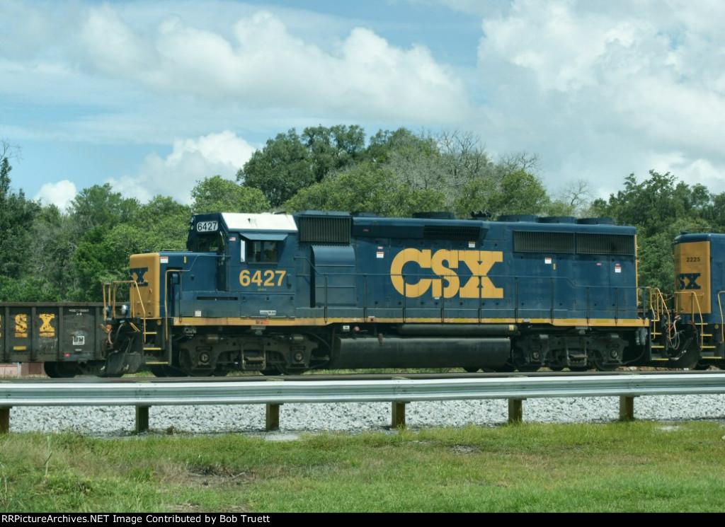 CSX 6427, and yes I do really like GP40s.